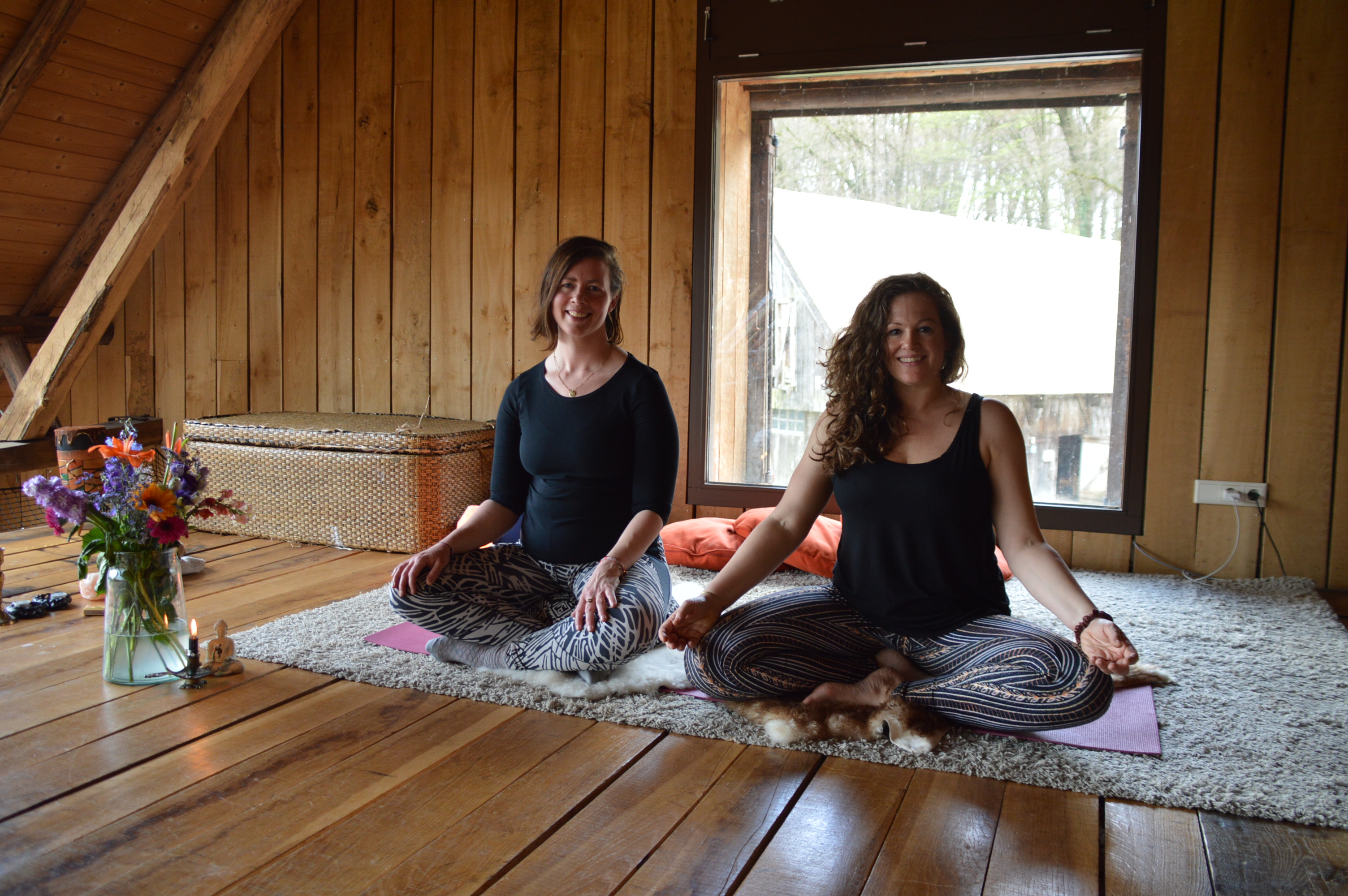 Over Imke en Linda – owners Flow Retreats – yogaweekenden in Nederland – ♡ Flow Retreats ...